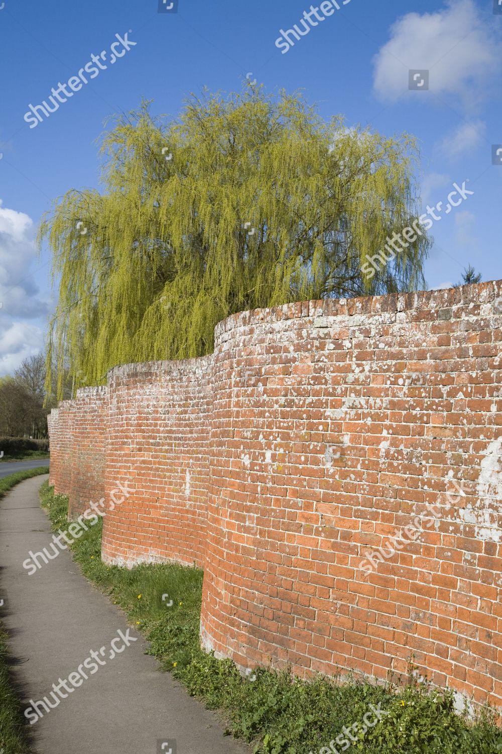 Red Brick Crinkle Crankle Serpentine Wall Editorial Stock Photo - Stock ...
