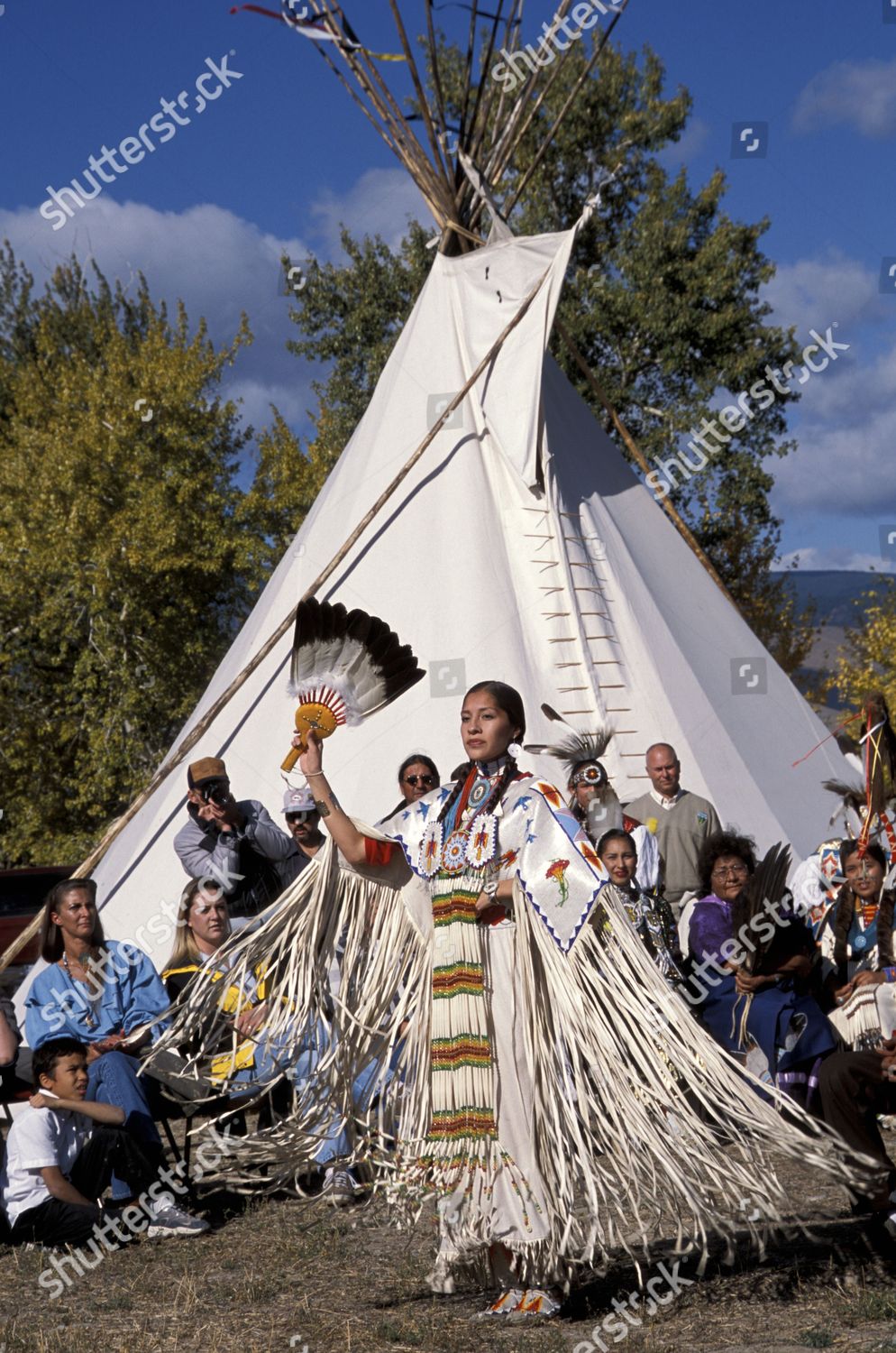 Lemhi Shoshone Woman Demonstrates Traditional Ladies Editorial Stock ...