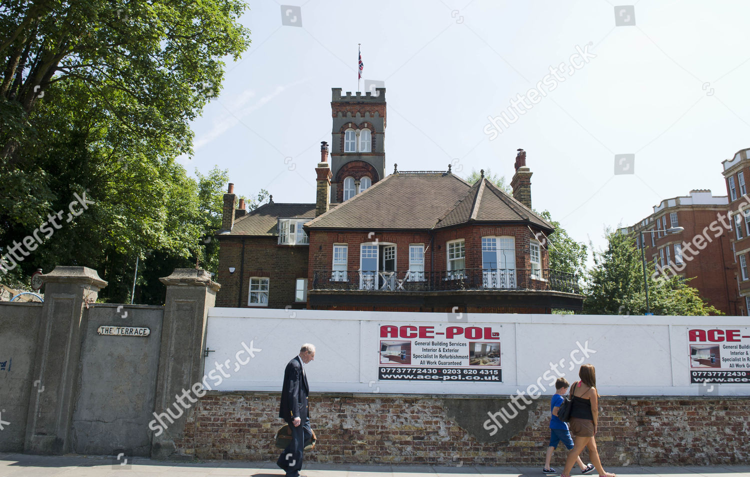 Exterior View Home Tv Presenter Holly Editorial Stock Photo - Stock ...