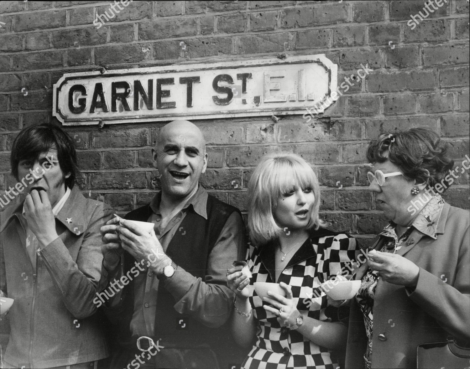 fotos de Lr Paul Angelis Warren Mitchell Adrienne - Foto de stock de ...