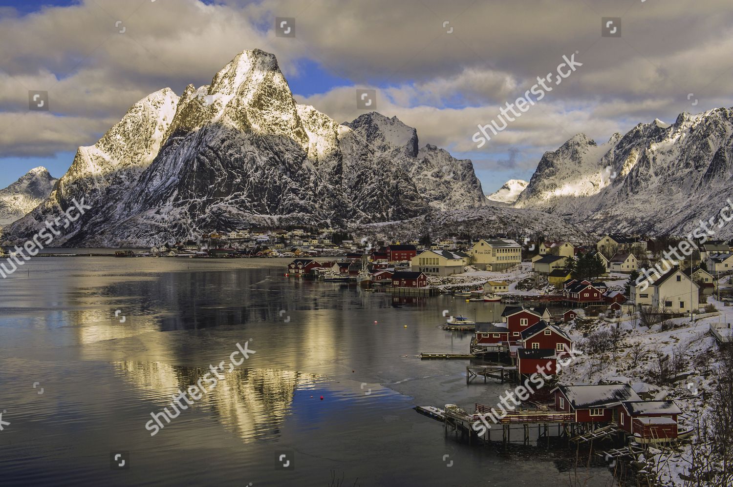 Reine Reine Fjord Lilandstinden Mountain Back Editorial Stock Photo ...
