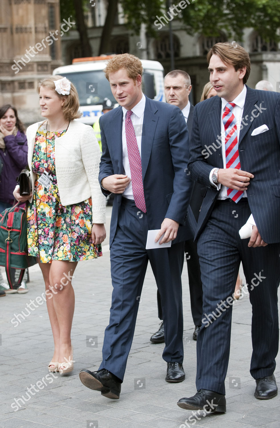 Prince Harry Attends Wedding Alexander Fellowes Redaktionelles ...