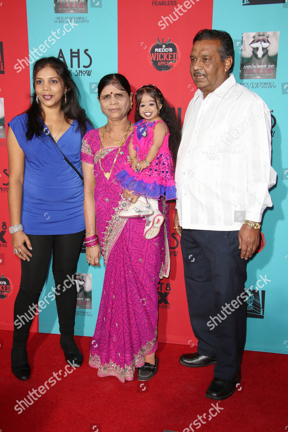 Jyoti Amge Sister Parents Editorial Stock Photo - Stock Image ...
