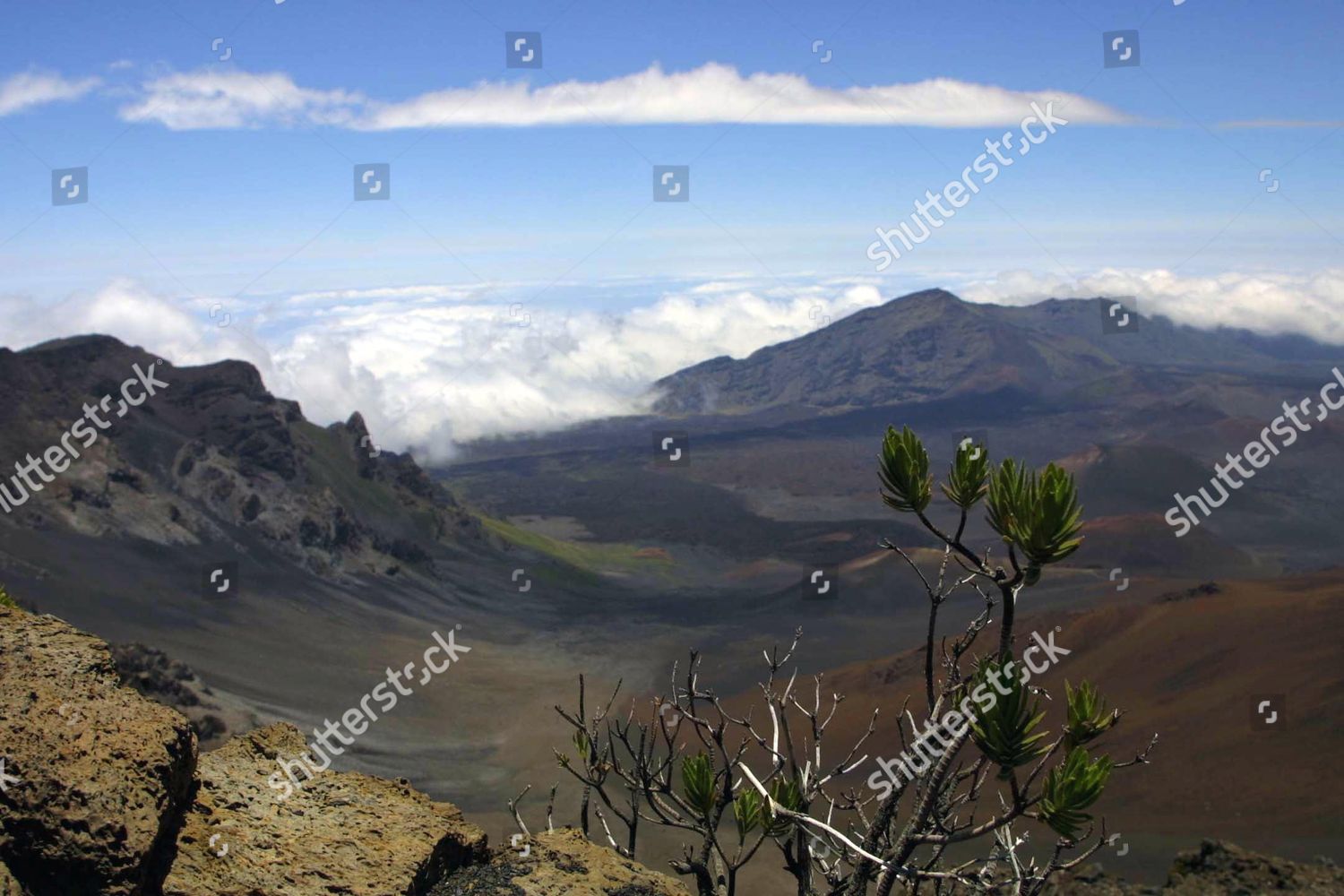 Haleakala Crater 10023 Feet Above Sea Editorial Stock Photo - Stock ...