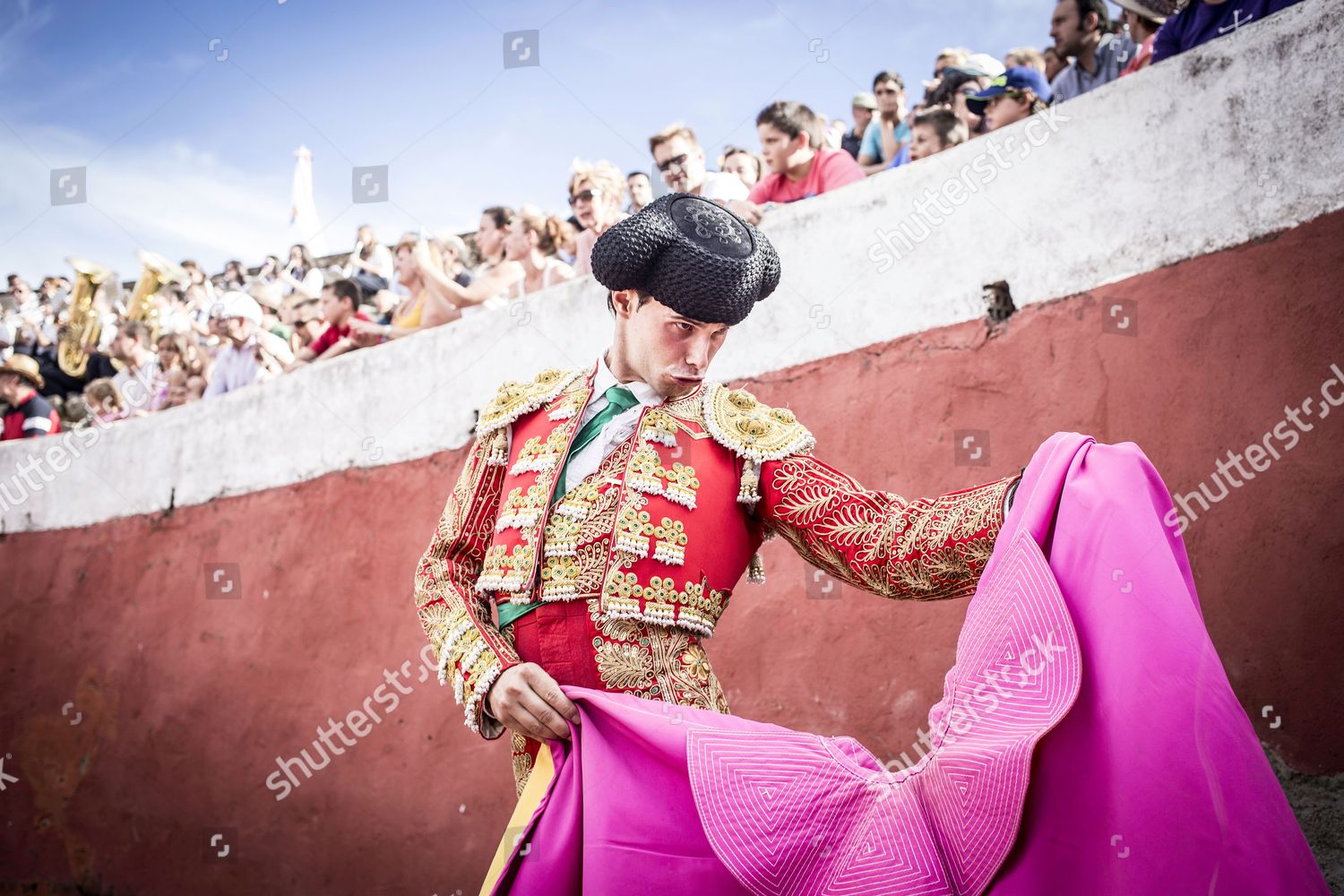 Matador Arena Performing Veronica Manouvre Bullfight Editorial Stock ...
