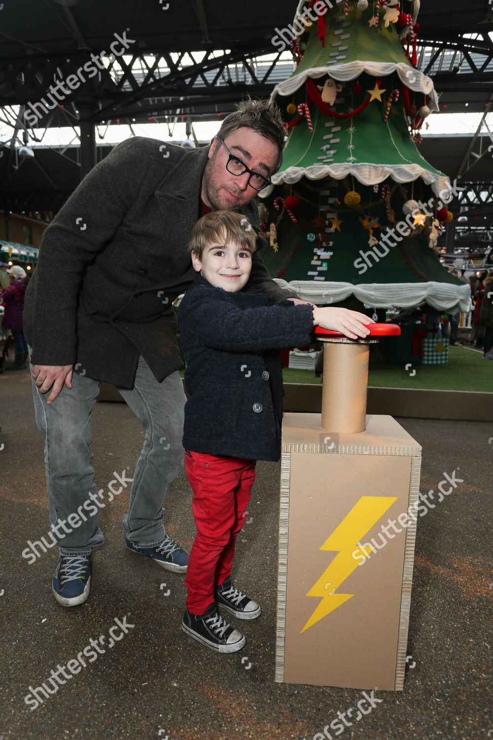 Danny Wallace Elliot Wallace Helped Decorate Editorial Stock Photo ...