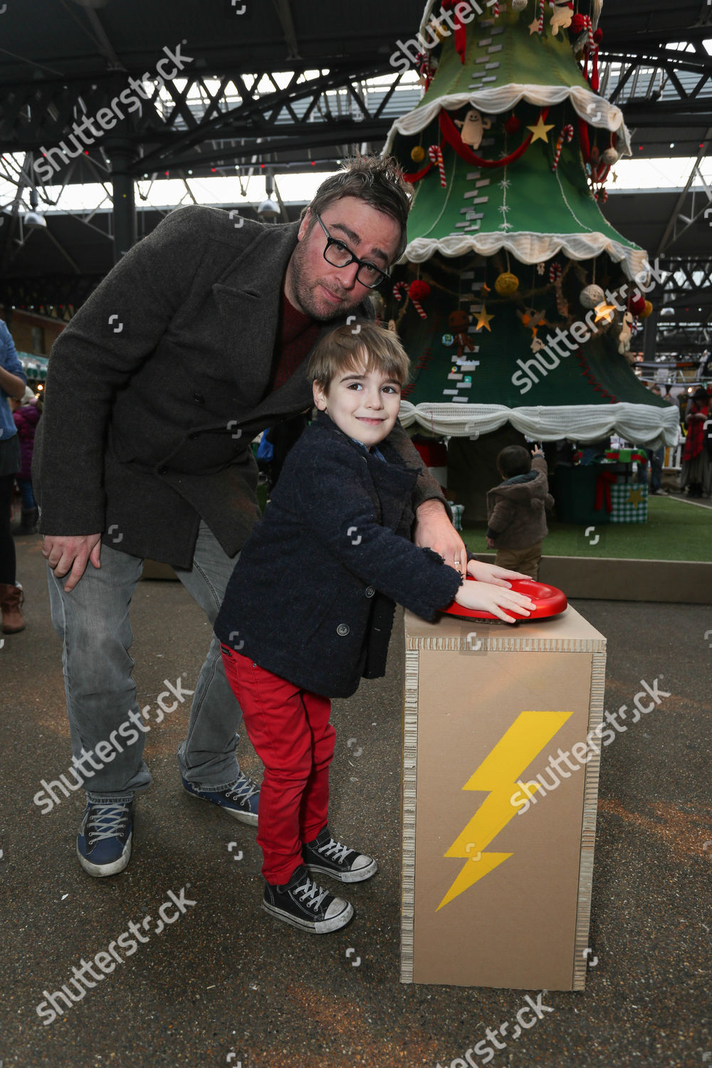 Danny Wallace Elliot Wallace Helped Decorate Editorial Stock Photo ...