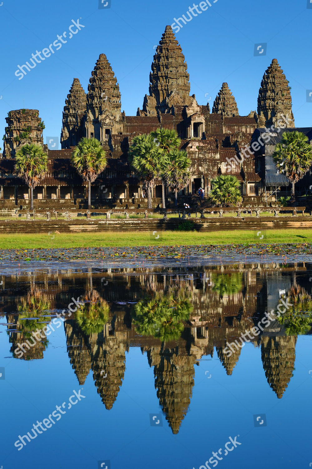 Angkor Wat Temple Reflection Reflecting Pool Editorial Stock Photo ...