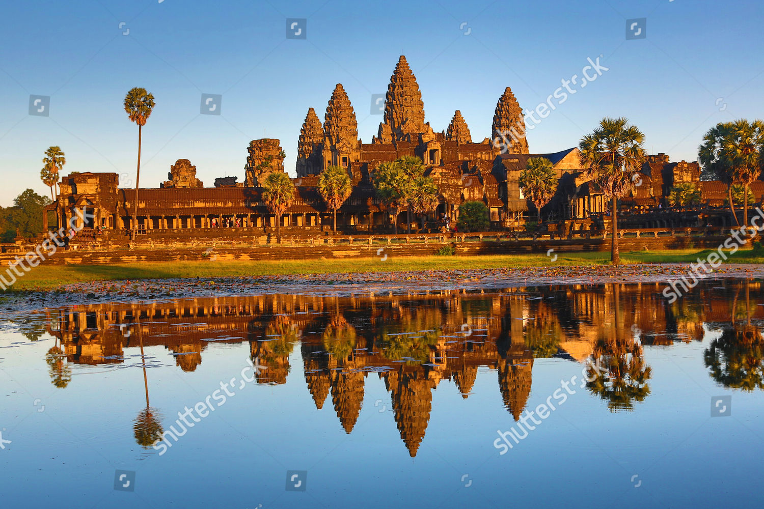 Angkor Wat Temple Reflection Reflecting Pool Editorial Stock Photo ...