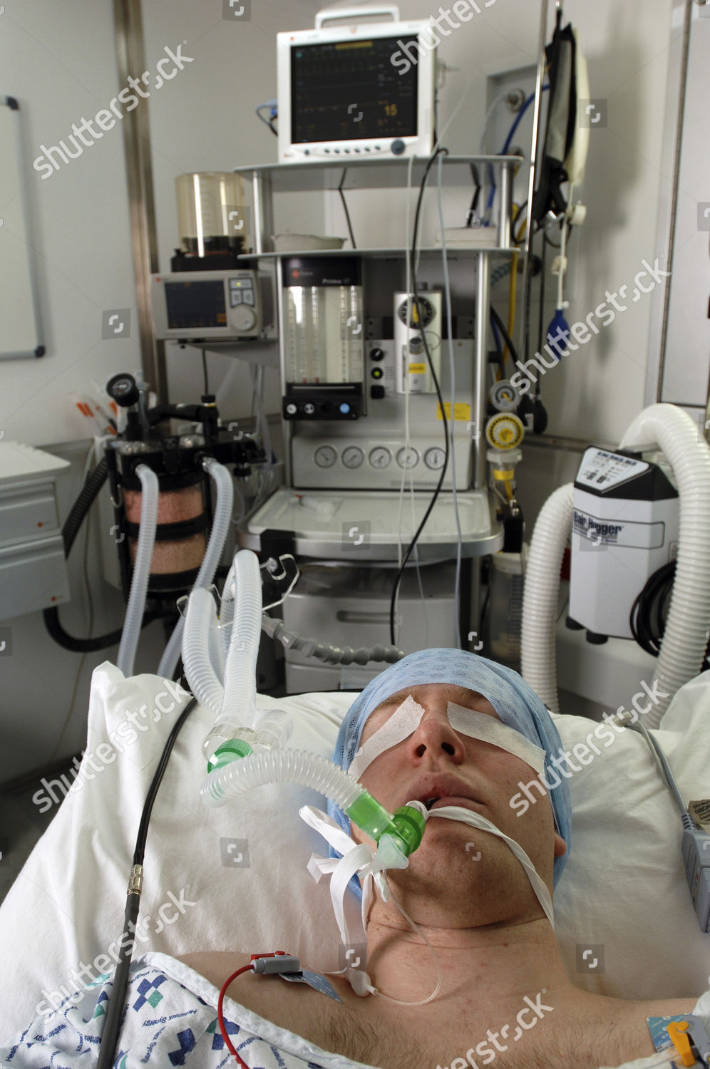 Anaesthetised Patient Wired Electronic Equipment Monitor Editorial ...