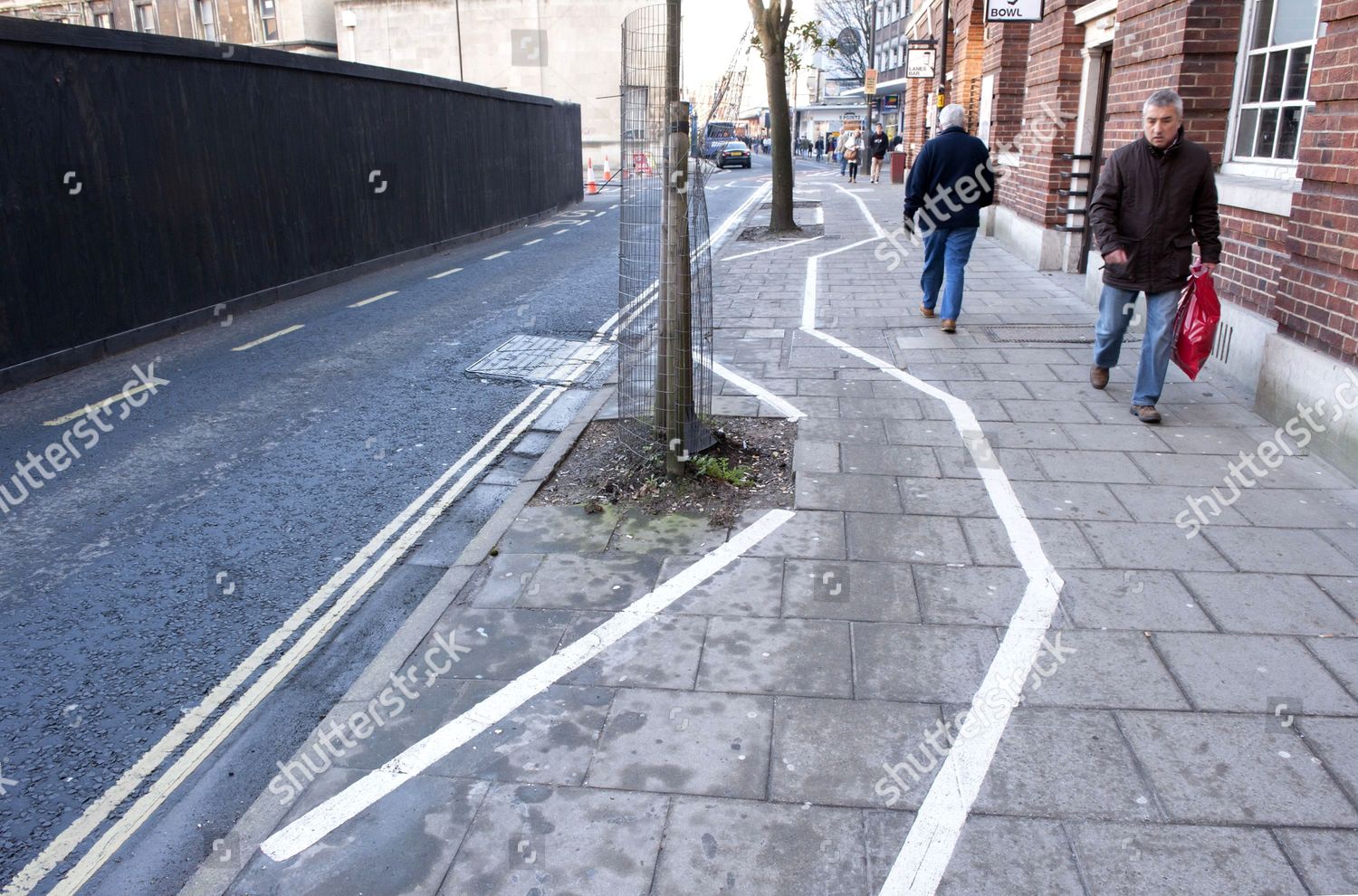 Contraflow Bike Lane On Pavement Zigzags Editorial Stock Photo - Stock ...
