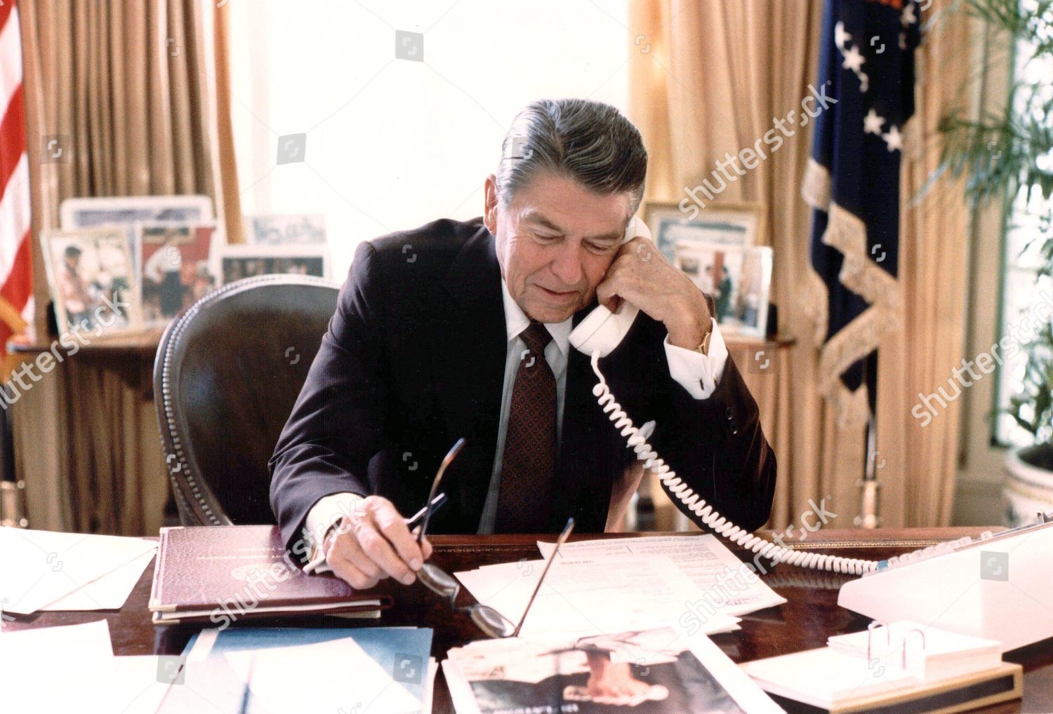 President Ronald Reagan Work His Desk Editorial Stock Photo - Stock ...