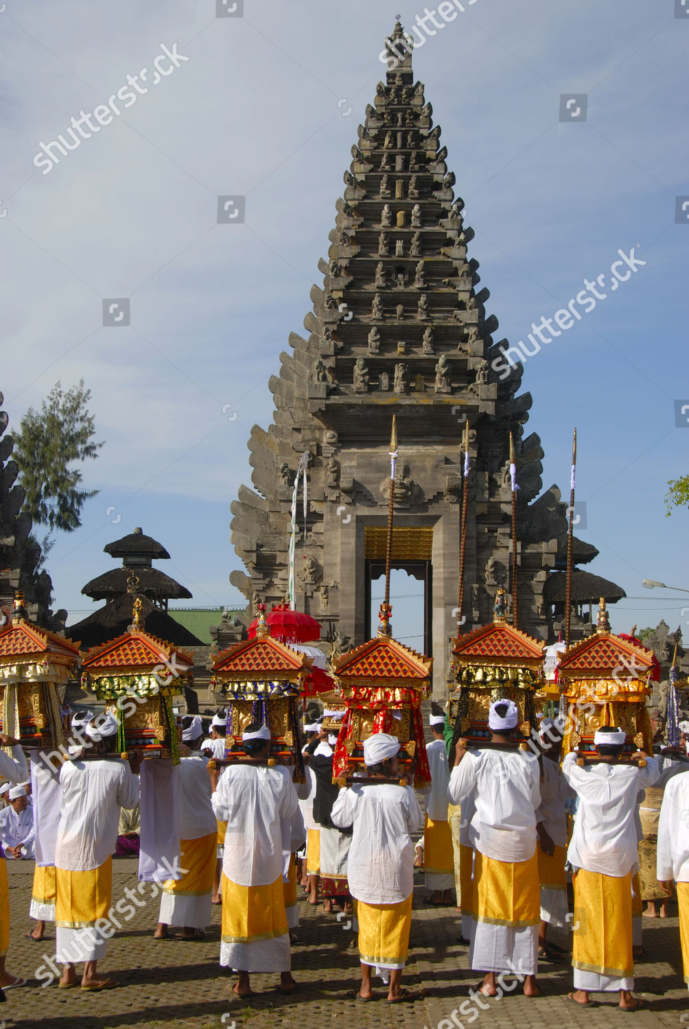Balinese Hinduism Gathering Believers Ceremony Believers Editorial ...