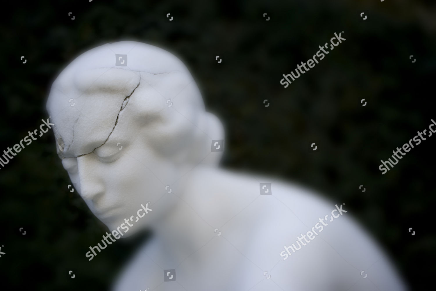 Cracked Marble Statue Melatenfriedhof Cemetery Cologne Editorial Stock ...