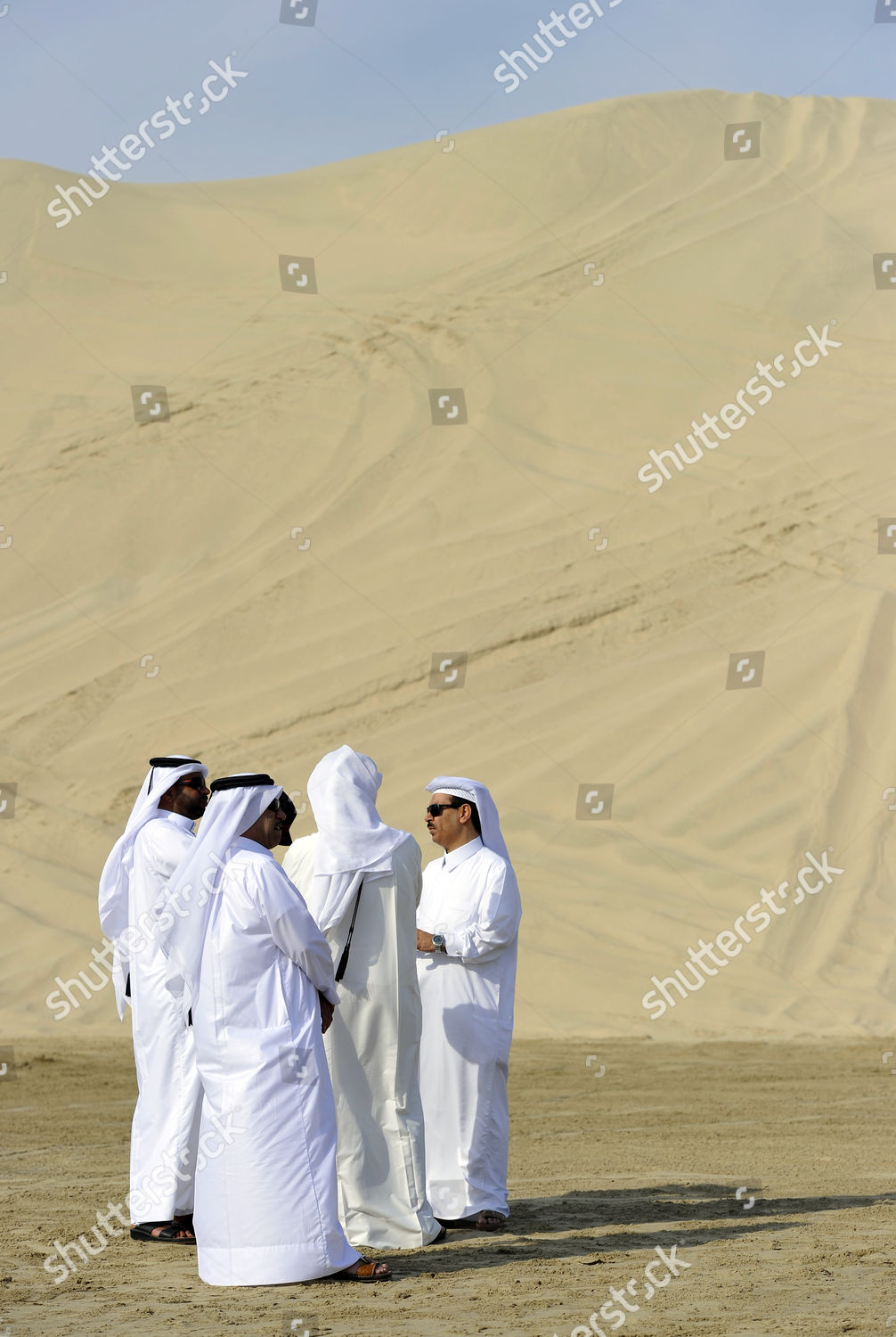 Qatari Traditional Clothing Gutra Front Khor Editorial Stock Photo ...
