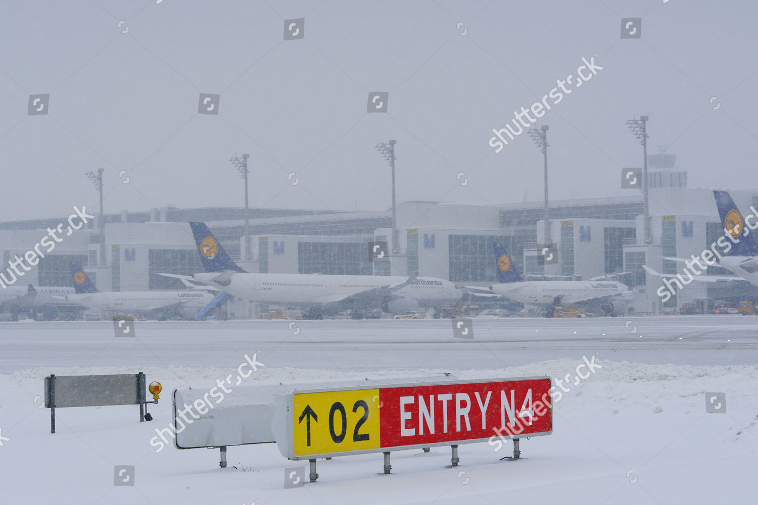 Snow Winter Aircraft Taxiway Terminal 2 Editorial Stock Photo - Stock ...