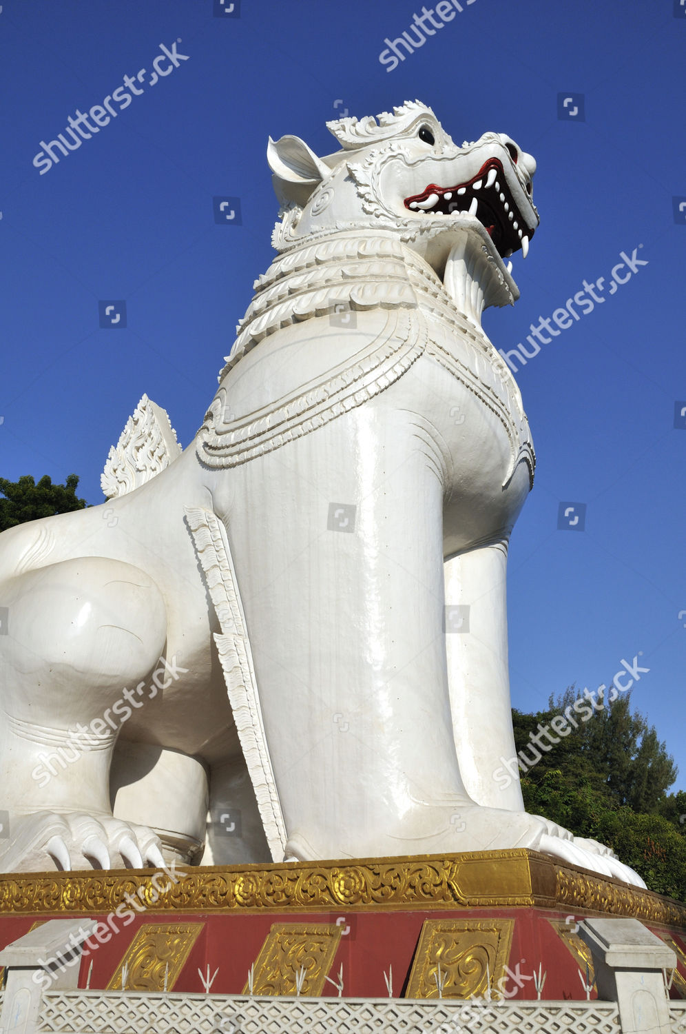 Mythical Lion Statue Chinthe Front Ascent Editorial Stock Photo - Stock ...