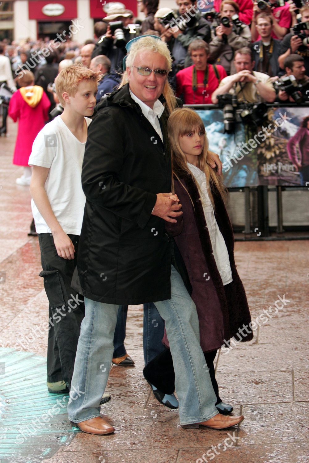 Roger Taylor Children Rufus Taylor Tigerlily - Foto de stock de ...