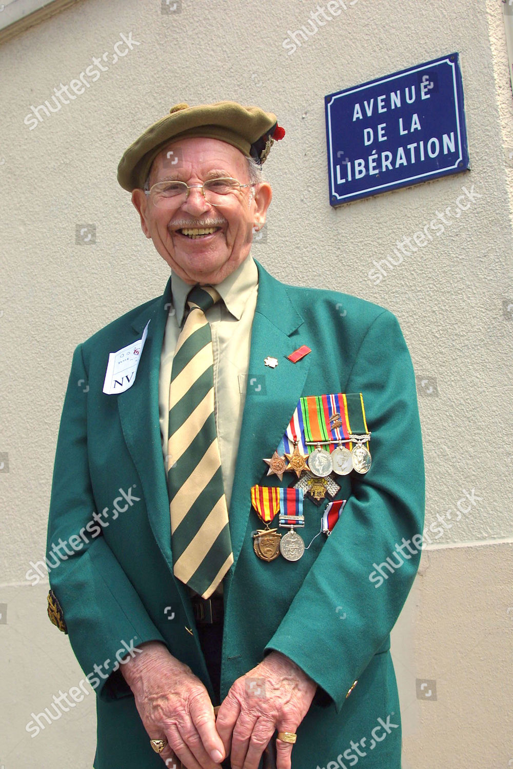 D Day Veteran Douglas Rennie 85 Editorial Stock Photo - Stock Image ...