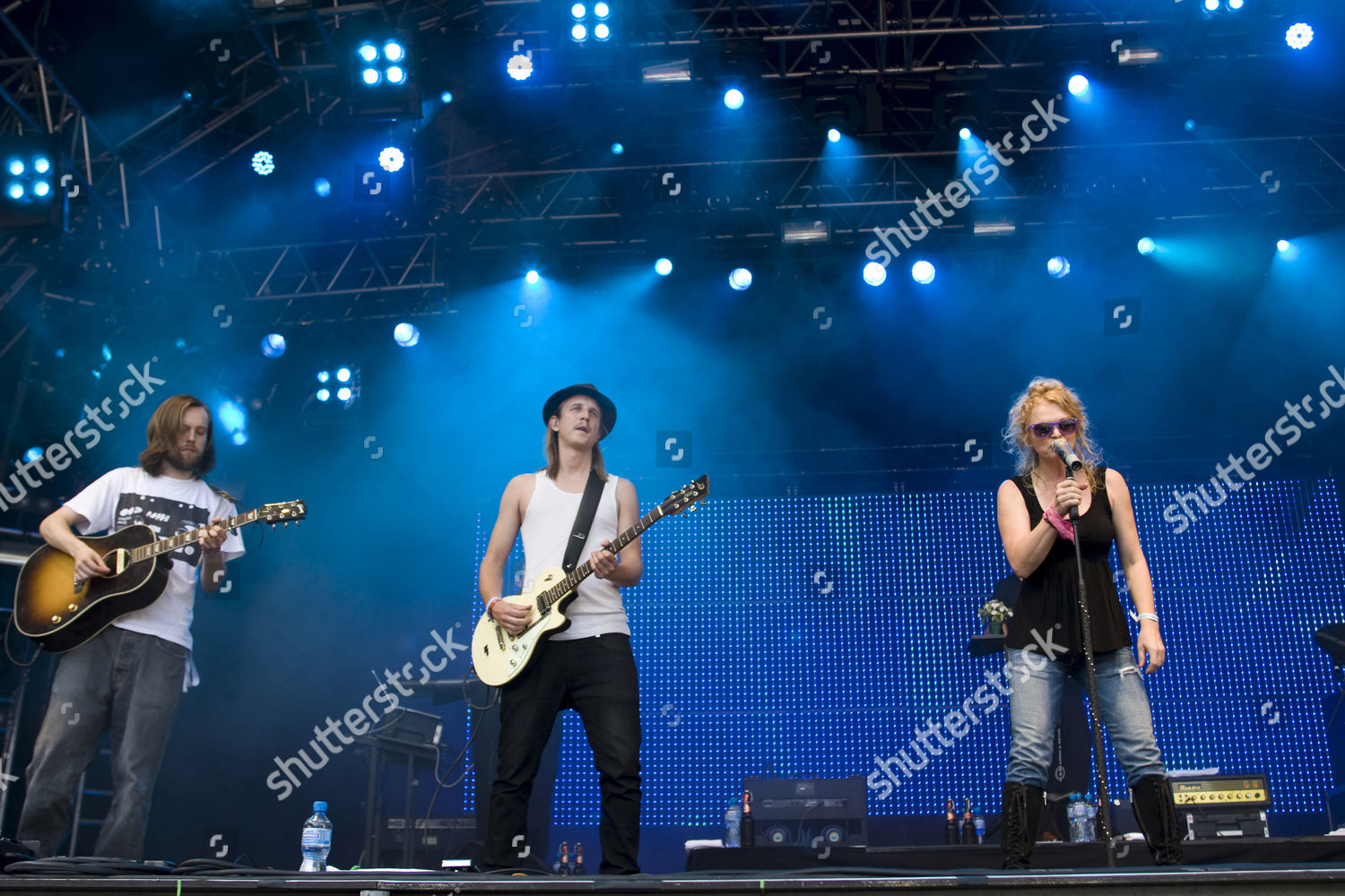 German Pop Band 2raumwohnung Live Heitere Editorial Stock Photo - Stock ...