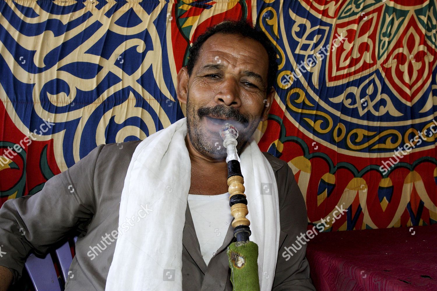 Shisha Man Smoking Hookah Bahariya Oasis Editorial Stock Photo - Stock ...