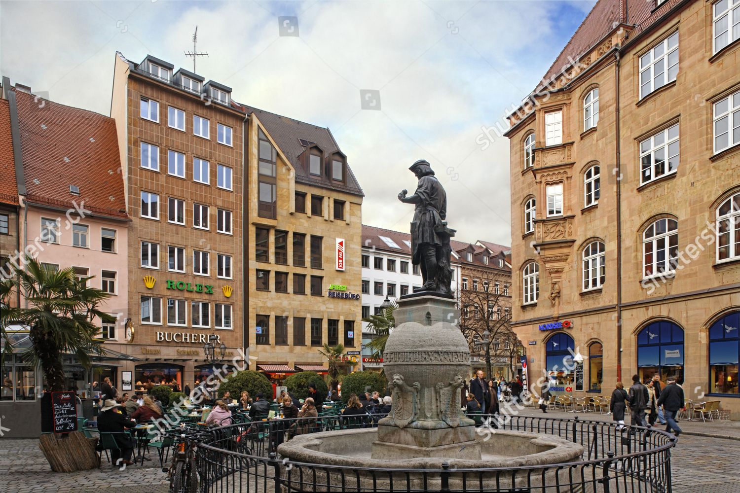 Hefnersplatz Square Peter Henlein Fountain Inventor Editorial Stock ...