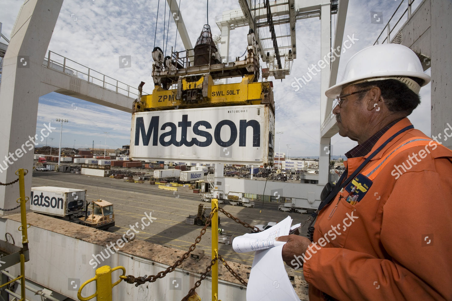 Longshoreman Port Oakland Checks Placement Containers Editorial Stock ...