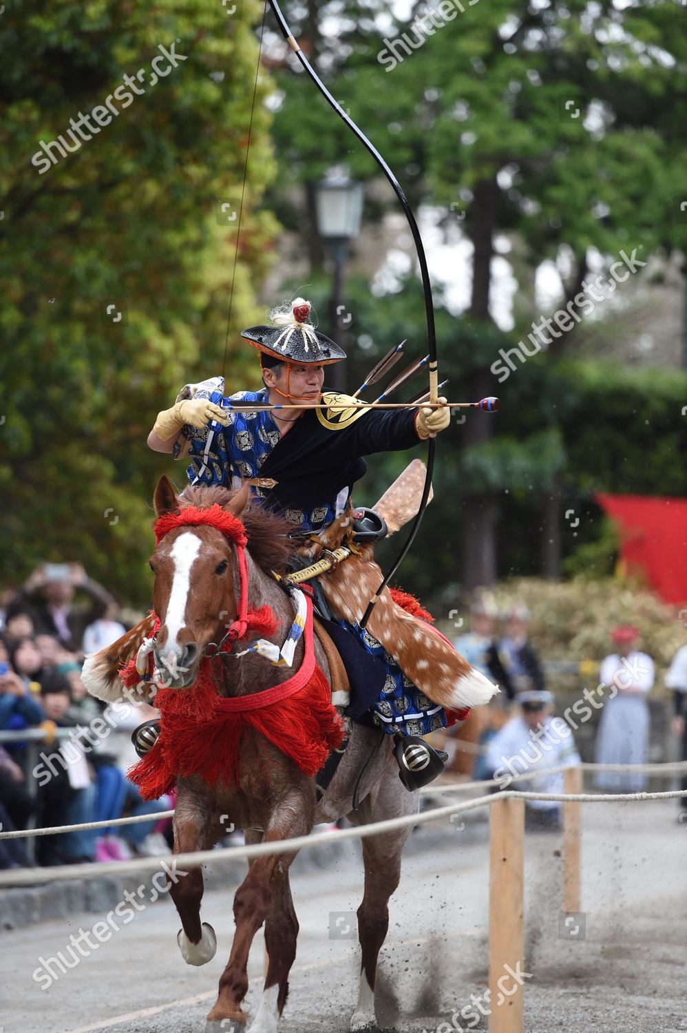 Archers Wearing Traditional Japanese Costume Participate Editorial ...