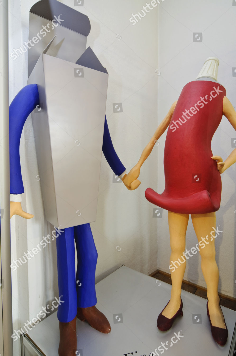 Sculptures Packaging Material Deutsches Verpackungsmuseum German ...
