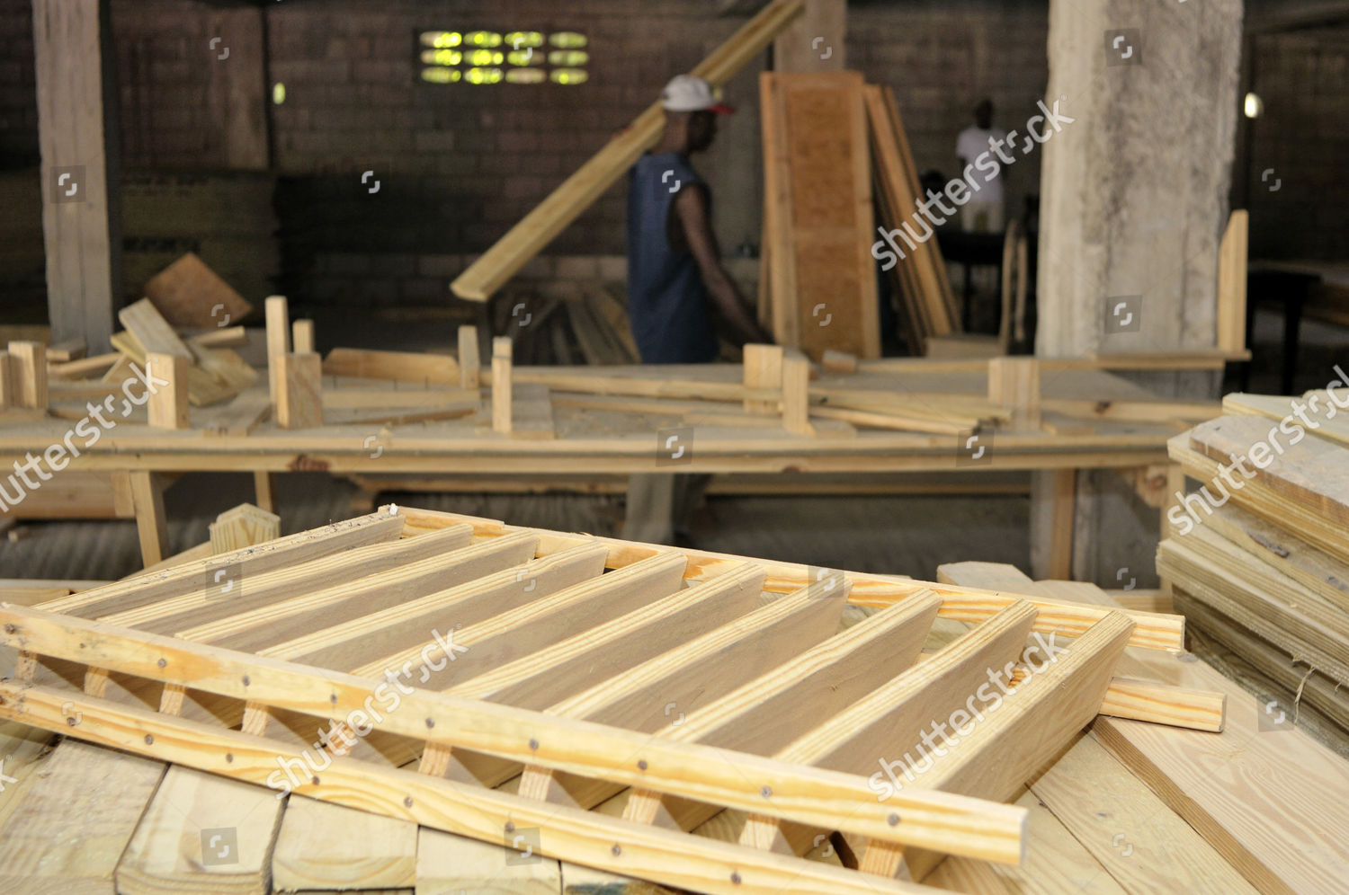 Carpentry Workshop Production Components Construct Earthquakeresistant ...