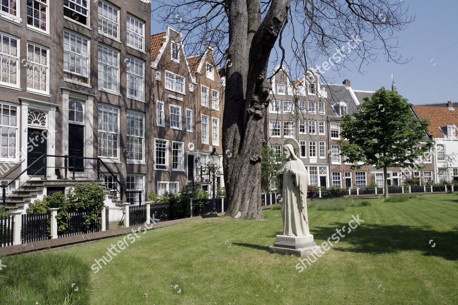 Begijnhof Courtyard Grachten Houses Spui Square Editorial Stock Photo ...