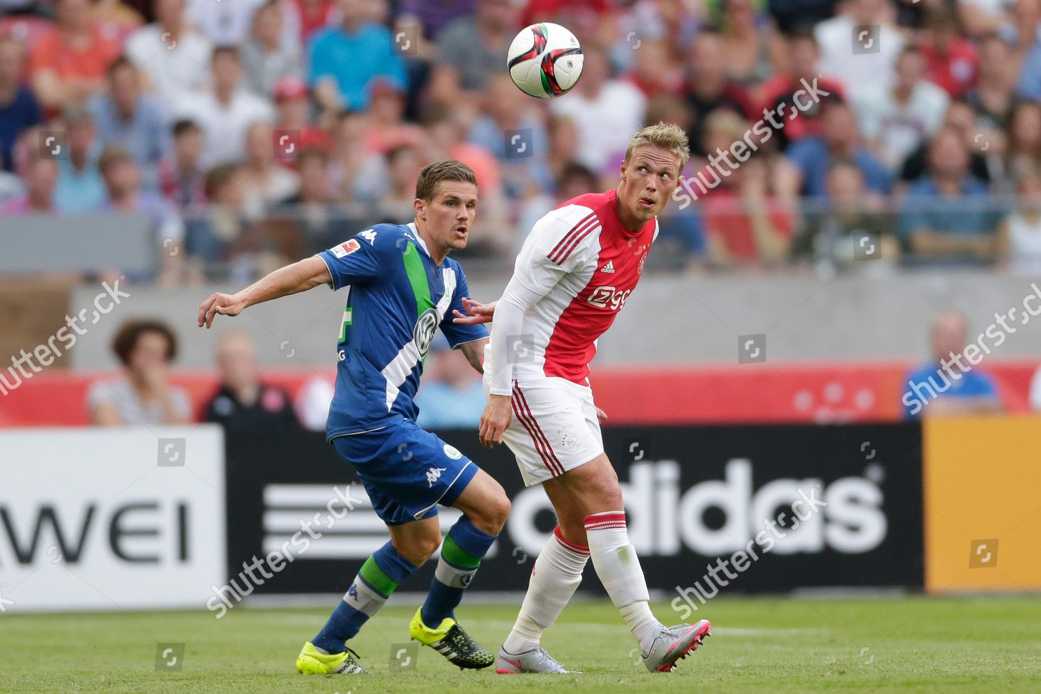 Lr Sebastian Jung Wolfsburg Viktor Fischer Editorial Stock Photo ...
