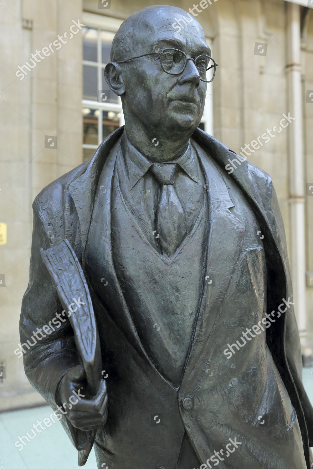 Statue Philip Larkin Railway Station Hull Editorial Stock Photo - Stock ...