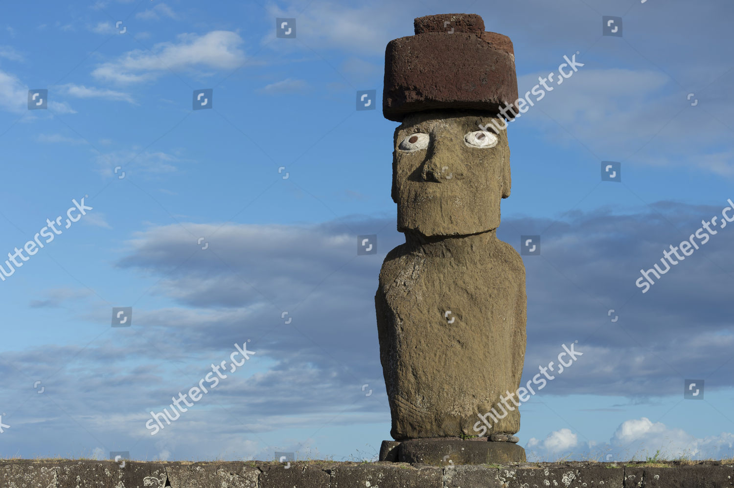 Moai Wearing Pukao Topknot Tahai Ceremonial Editorial Stock Photo ...