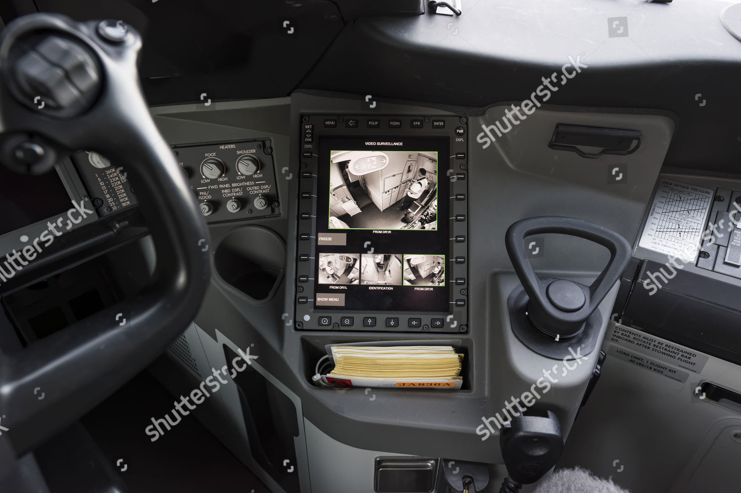 Surveillance Monitor Cockpit Boeing 7879 Dreamliner - Foto de stock de ...
