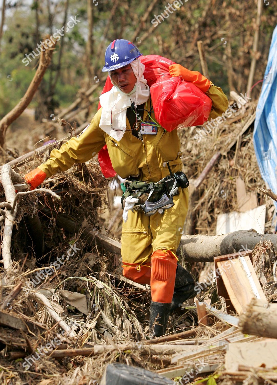 Rescue Worker Carrying Bodybag Khao Lak Editorial Stock Photo - Stock ...