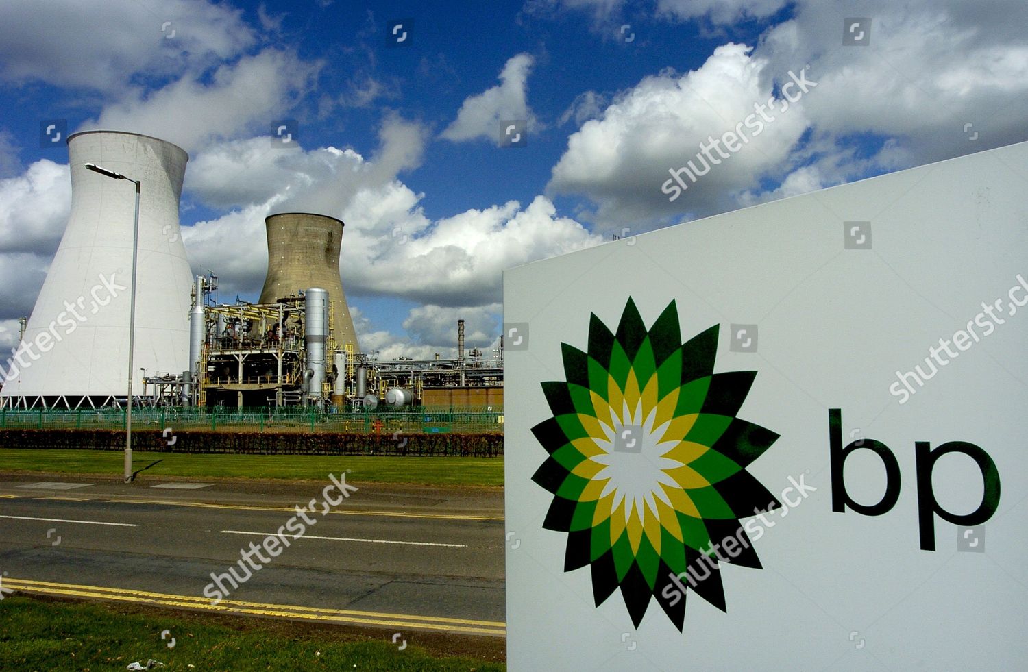 Bp Grangemouth Oil Refinery On Forth Editorial Stock Photo - Stock ...