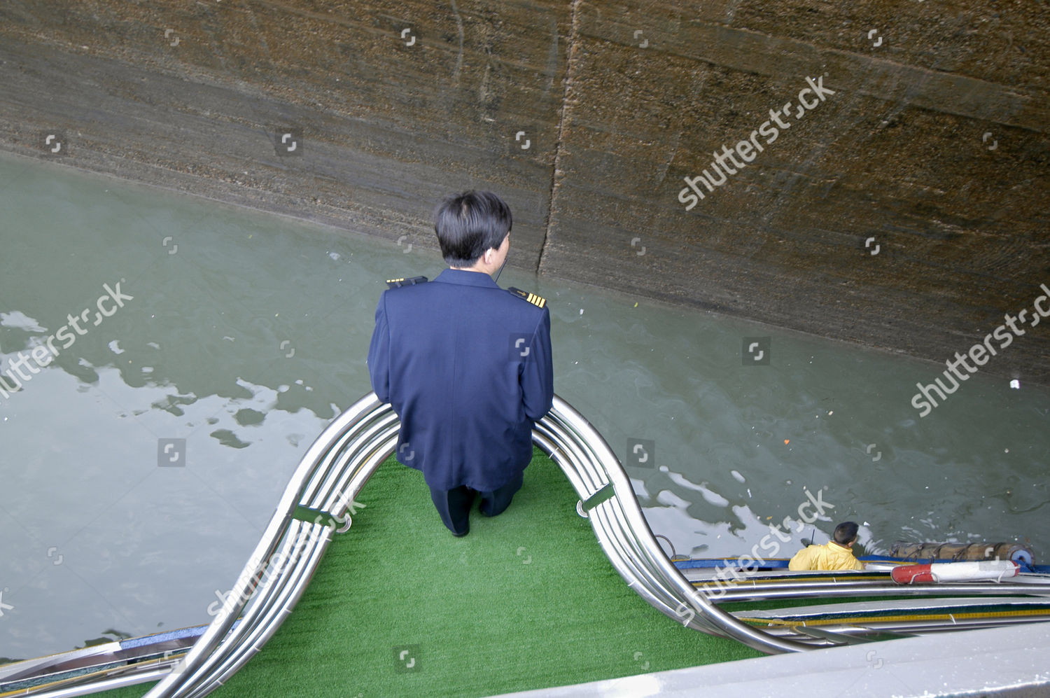 Cruiseship On Jangzi River Gezhouba Locks Editorial Stock Photo - Stock ...