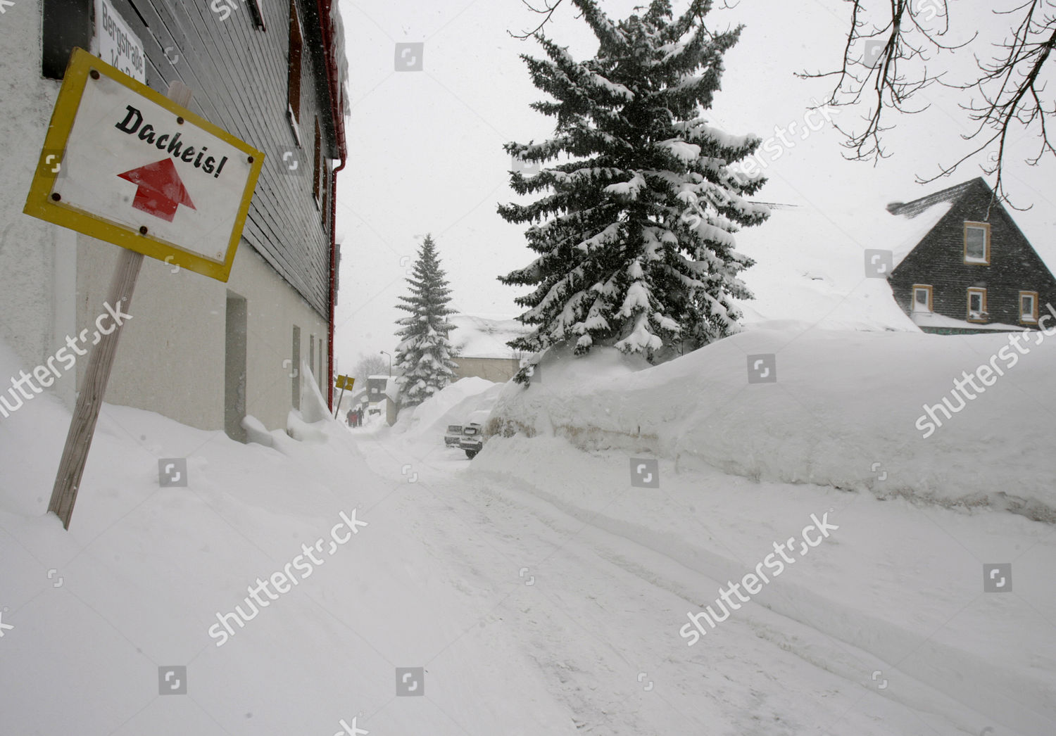 Danger Falling Ice Sign Front Apartment Editorial Stock Photo - Stock ...