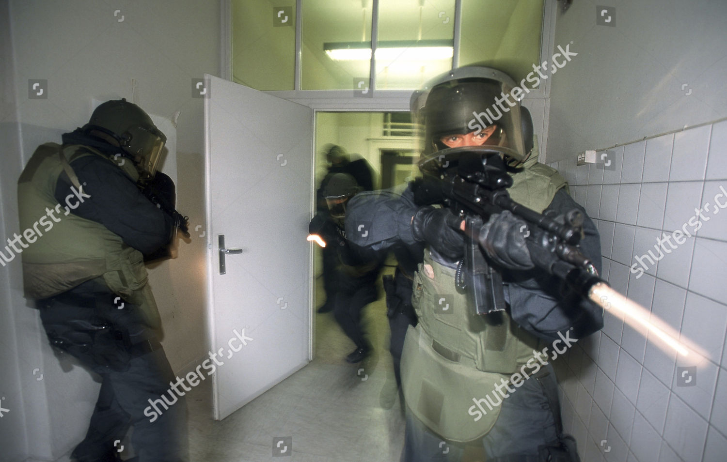 Deu Germany Police Swat Team Arresting Editorial Stock Photo - Stock ...