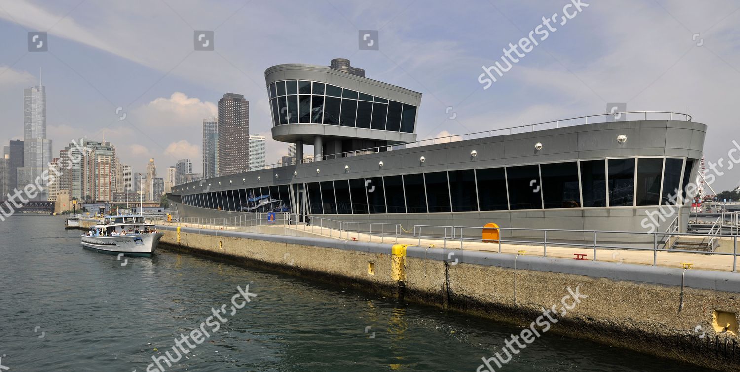 EXCURSION BOAT OFF CHICAGO HARBOUR LOCK Editorial Stock Photo - Stock ...