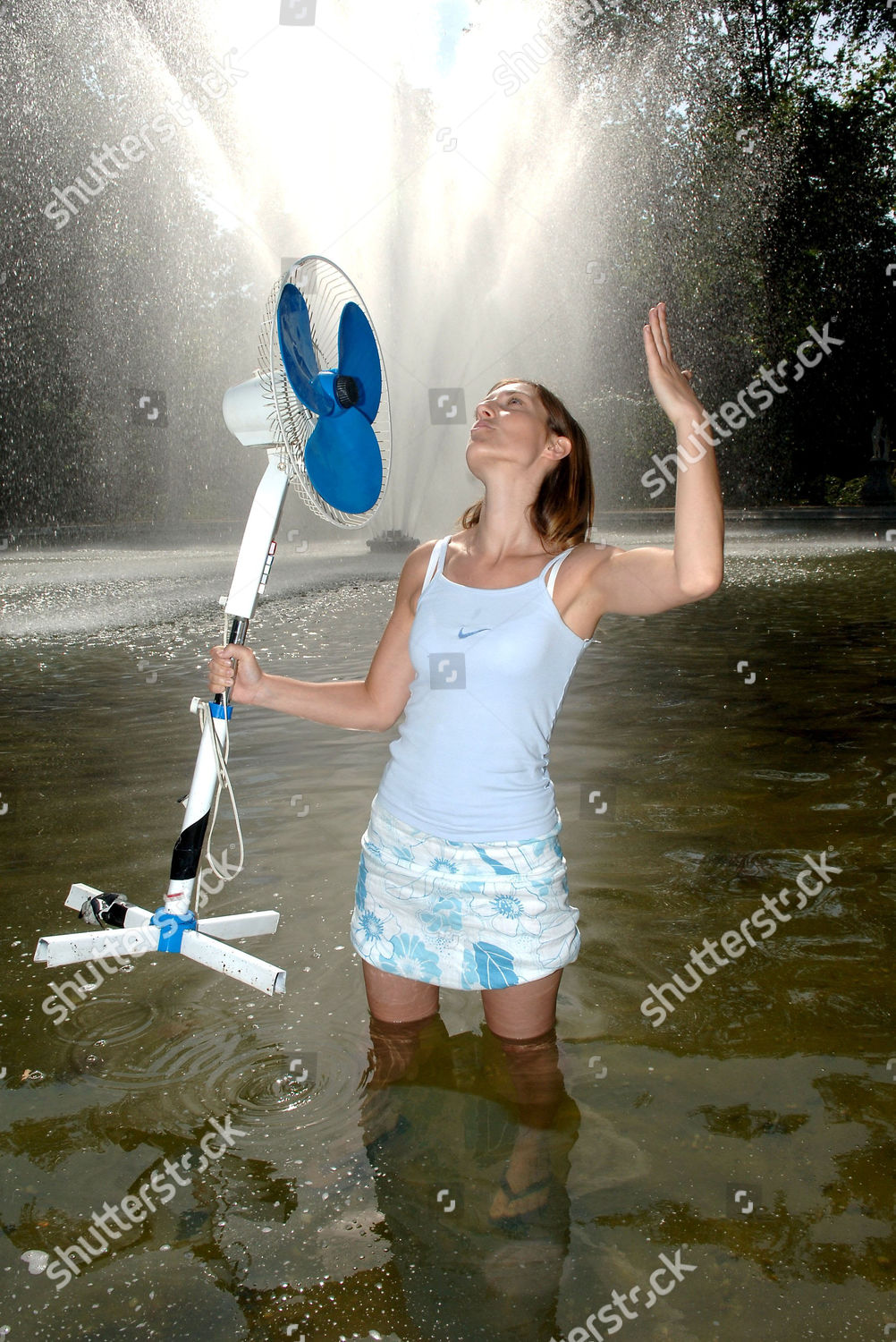 Woman Standing Fountain Holding Electric Fan Editorial Stock Photo ...