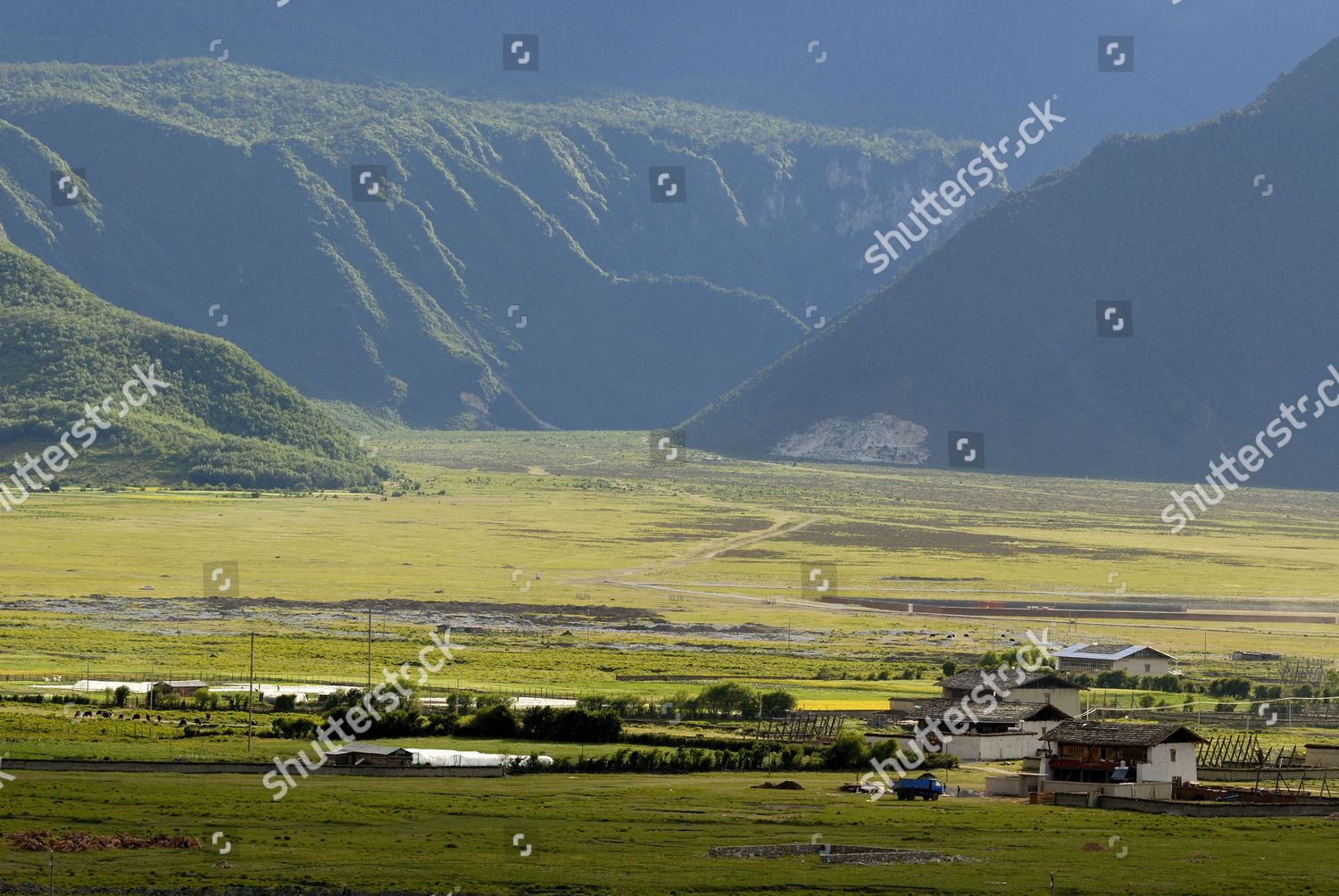 Tibetan Farm Houses Himalayan Foothills Village Editorial Stock Photo ...