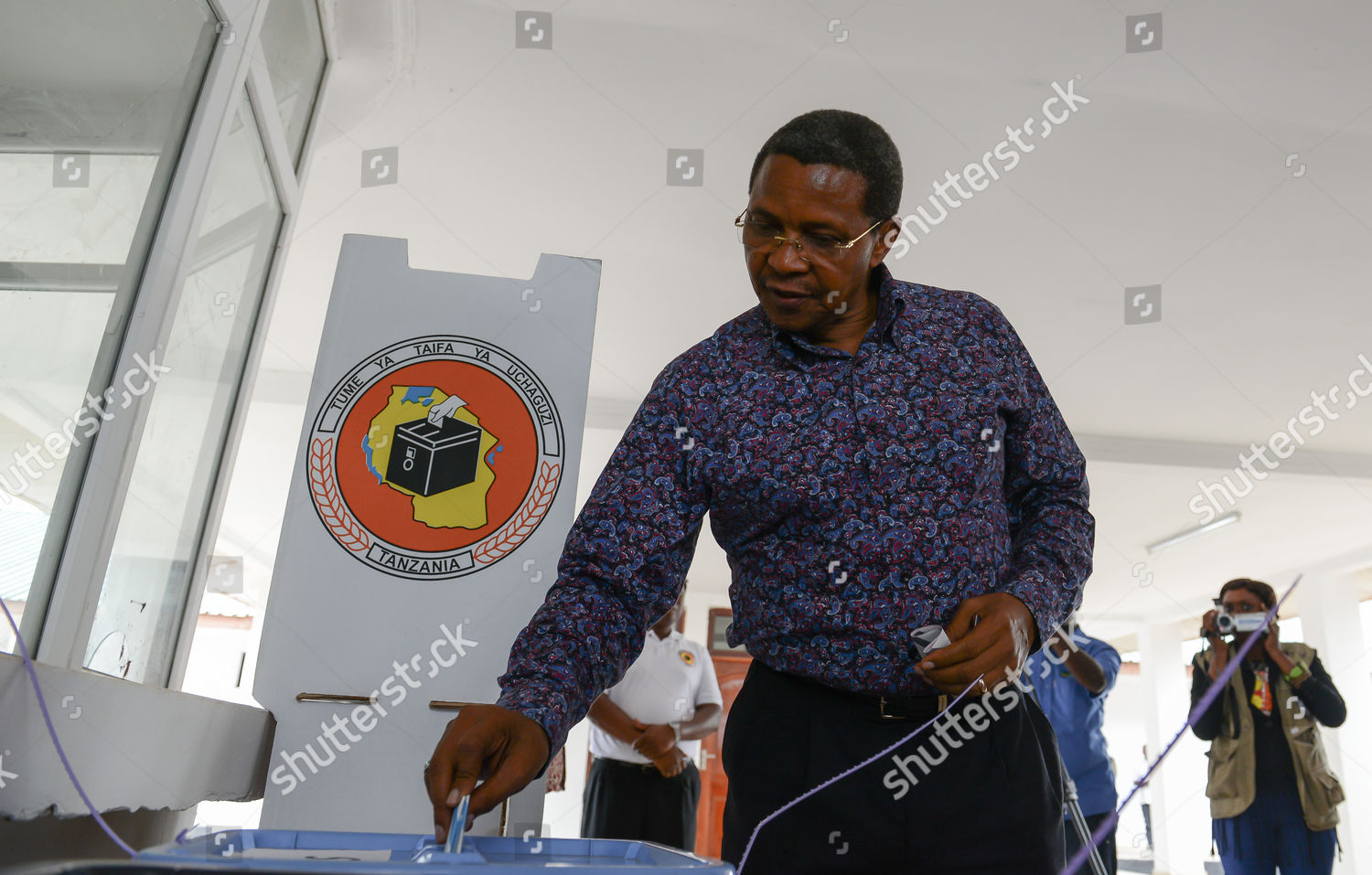 Tanzanian President Jakaya Mrisho Kikwete Casts Editorial Stock Photo ...