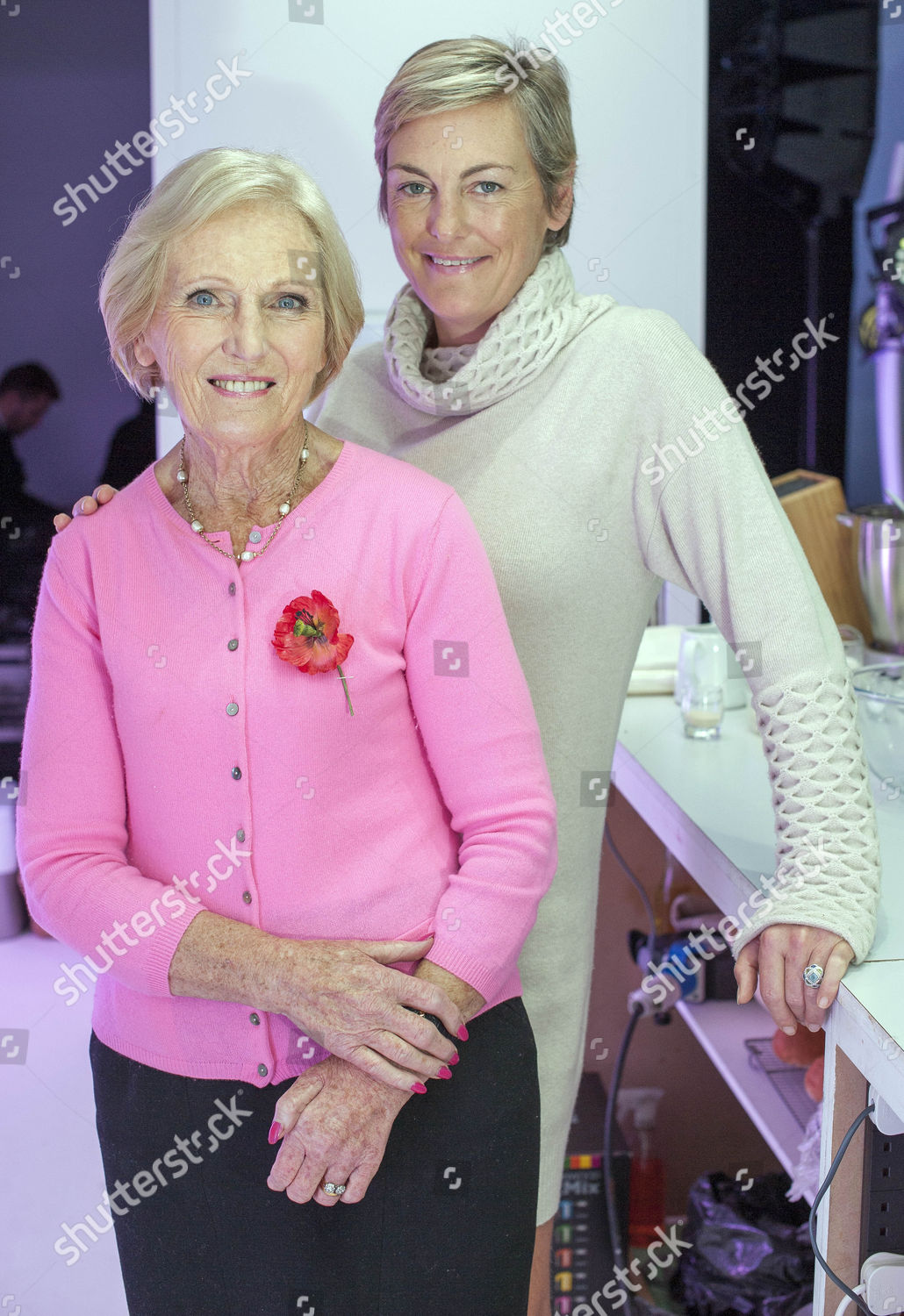 Cake Baker Mary Berry Her Daughter Editorial Stock Photo - Stock Image ...