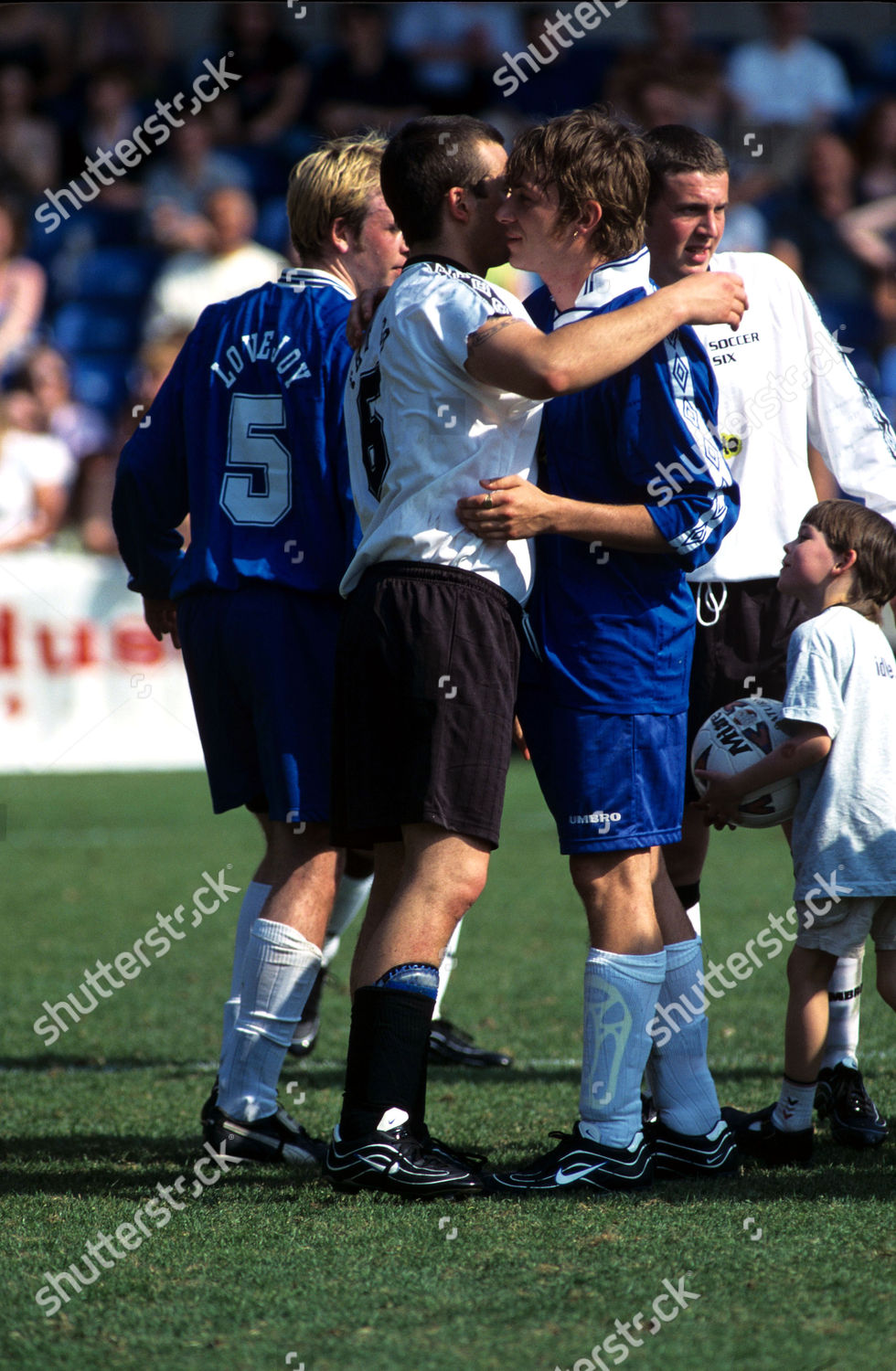 Damon Albarn Robbie Williams Playing Football Editorial Stock Photo ...