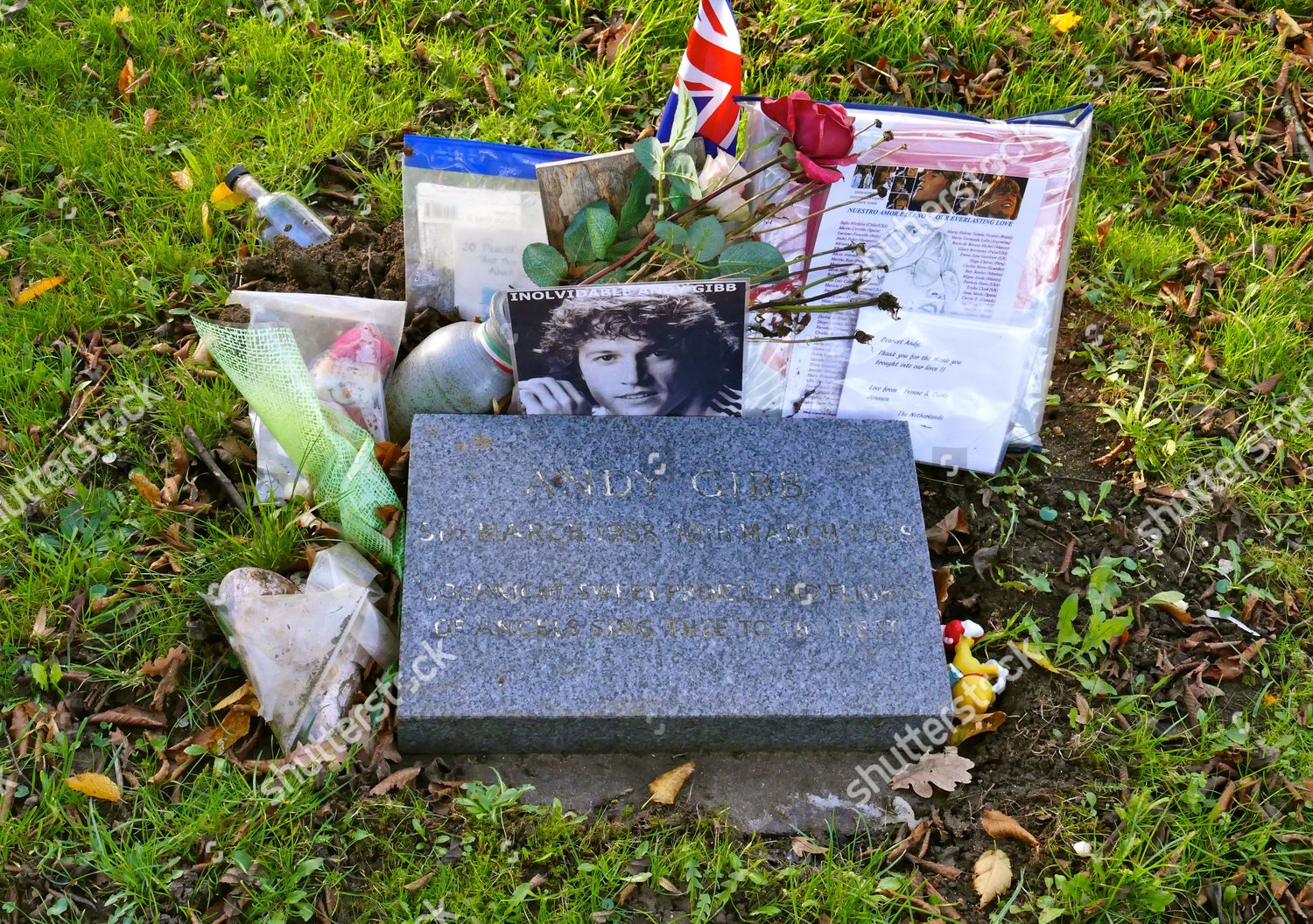 Grave Andy Gibb Tributes Fans Behind Editorial Stock Photo - Stock ...