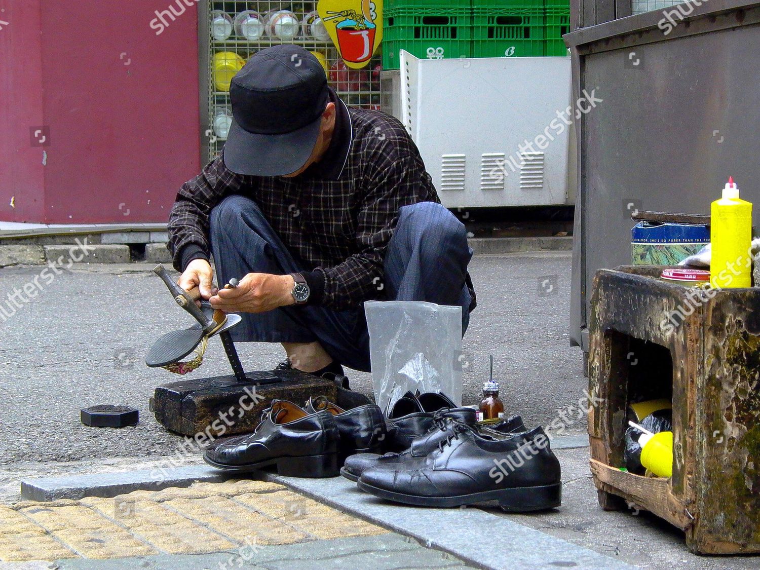 Street Cobbler Seoul South Korea Editorial Stock Photo - Stock Image ...
