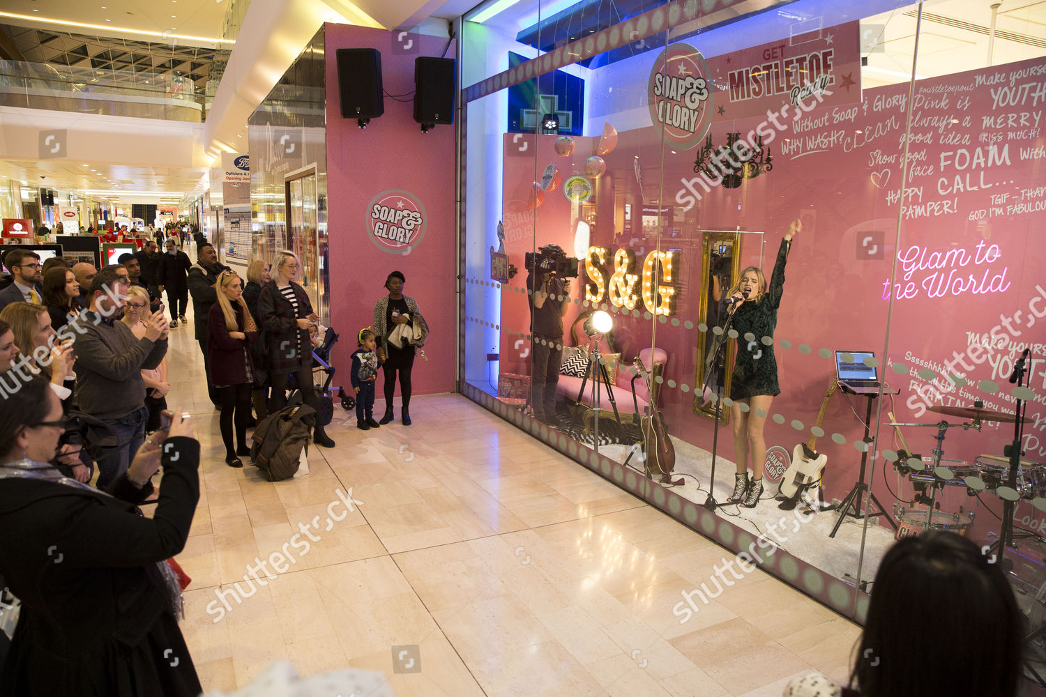 Florrie Arnold Audience Editorial Stock Photo - Stock Image | Shutterstock