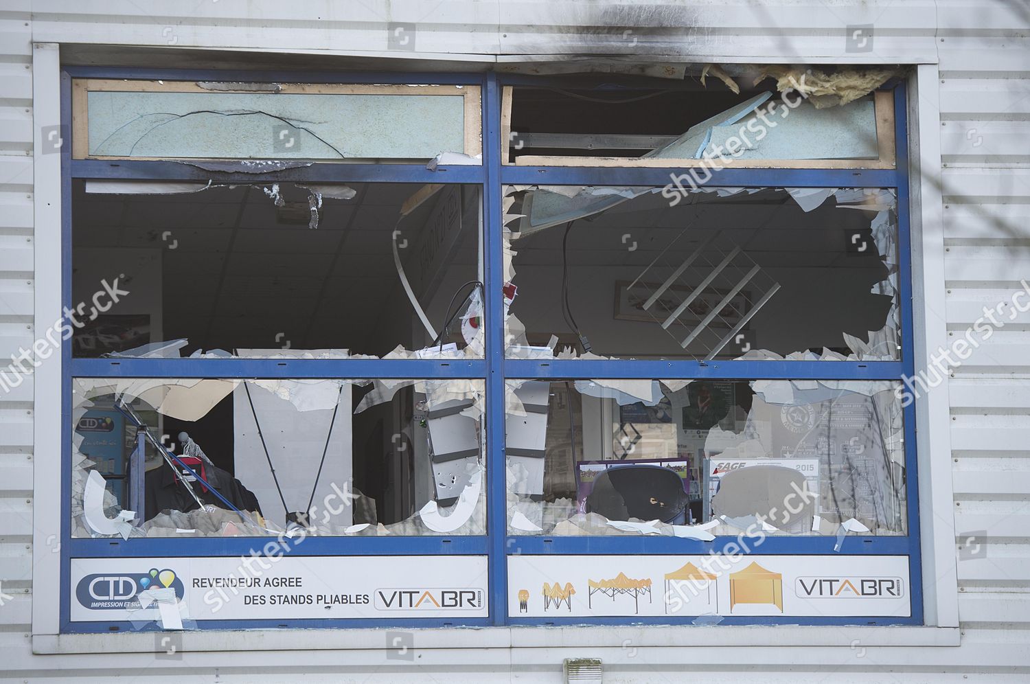Smashed Windows Scene Printers Dammartinengoele France Editorial Stock ...